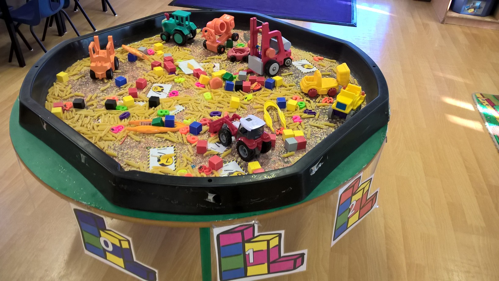 Btrcups farm play table copy – Buttercups Preschool, Balsham